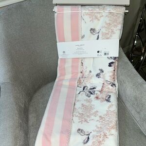 Laura Ashley | Bedding | Nwt Laura Ashley Vintage Floral Print Throw ...